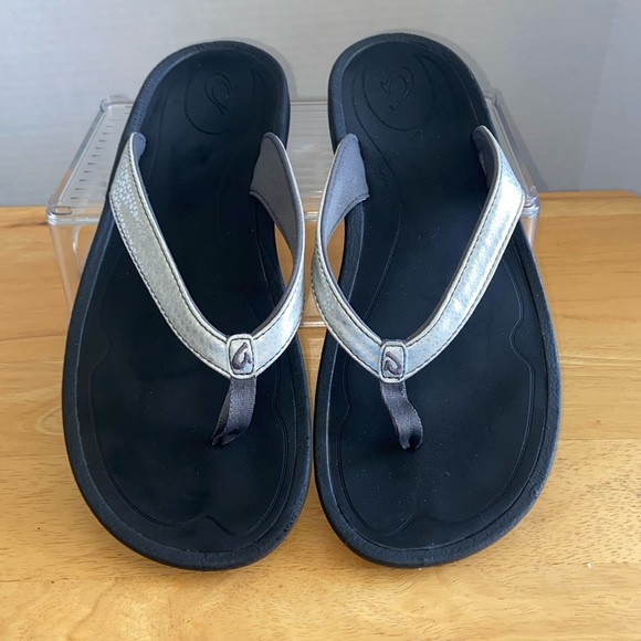 OluKai | Shoes | Olukai Flip Flops Silver Black Kulapa Kai Womens ...